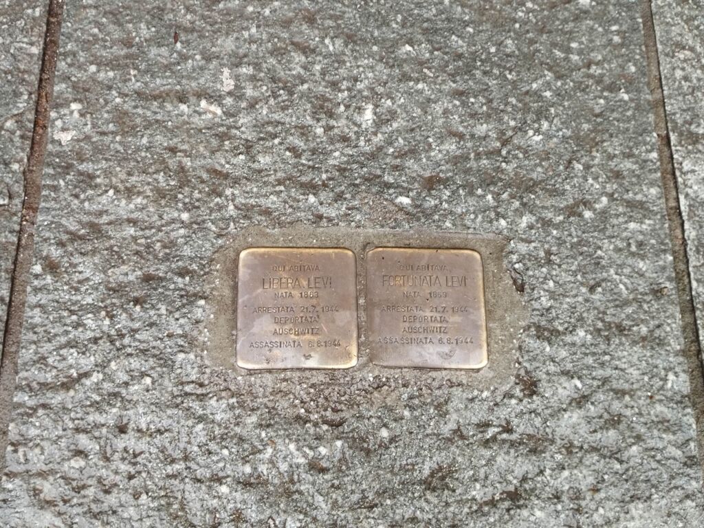 Pietre d’inciampo a ricordo delle sorelle Levi – Parma | Pietre della ...